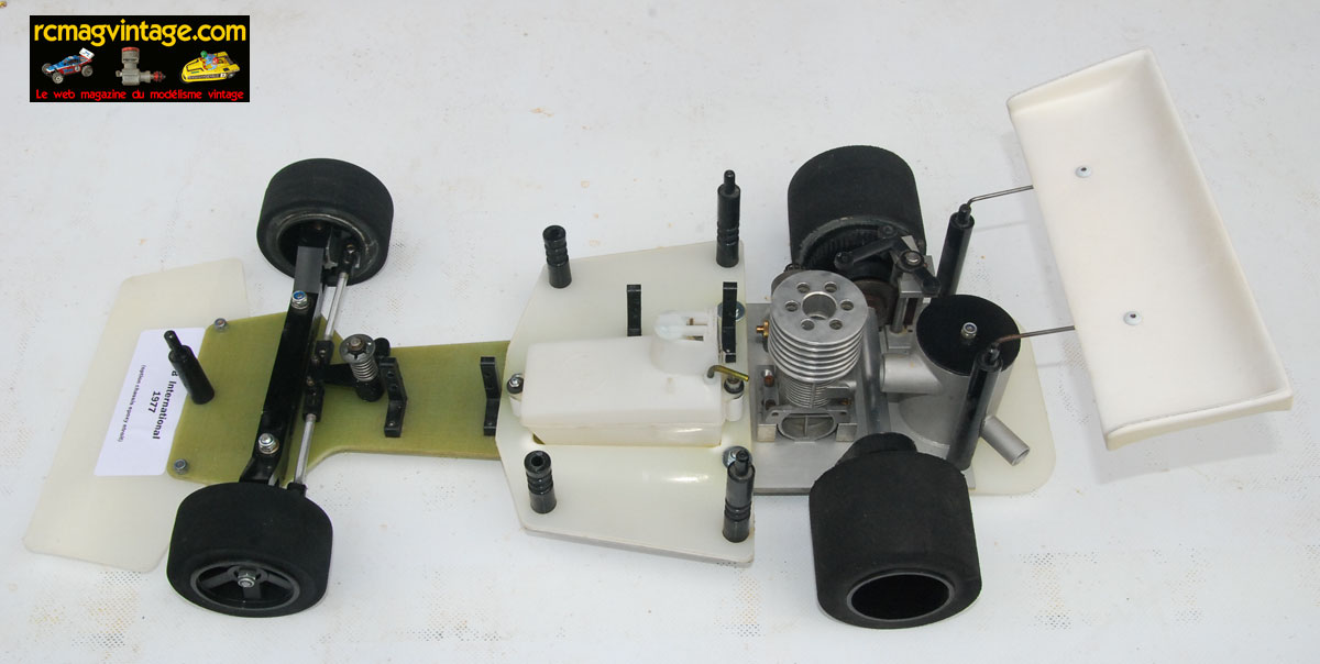 Vieilles Caisses 2008 - exposition piste thermique PB