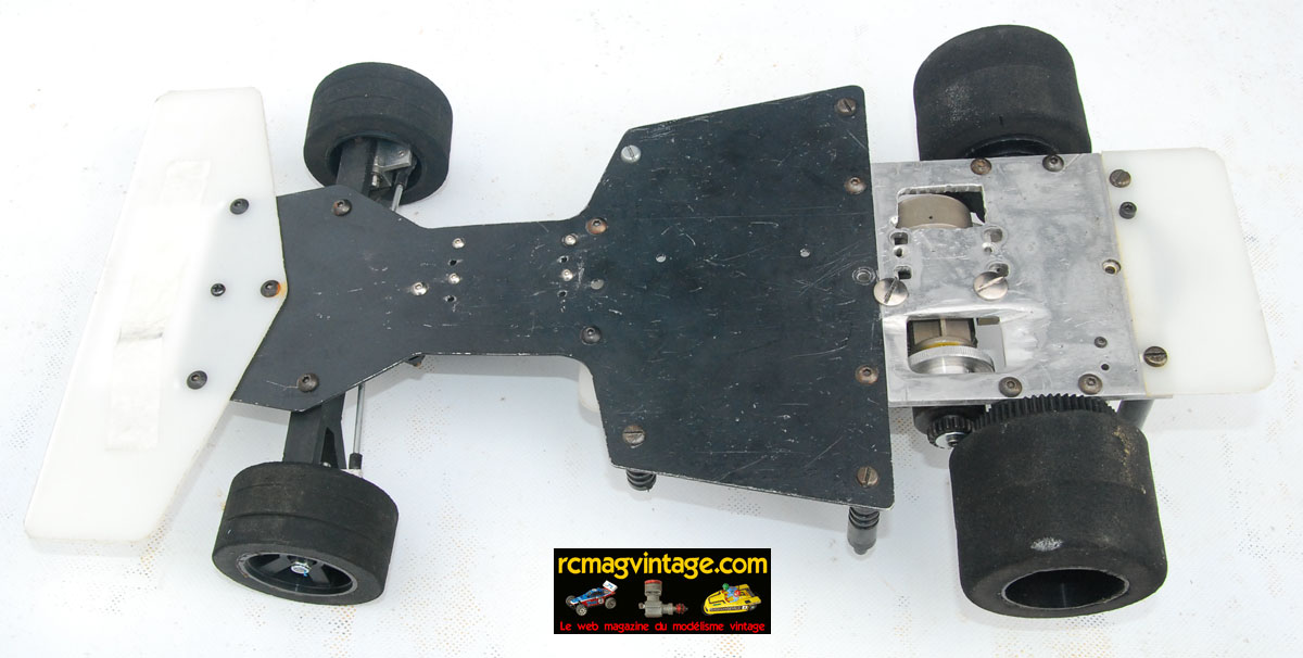 Vieilles Caisses 2008 - exposition piste thermique PB