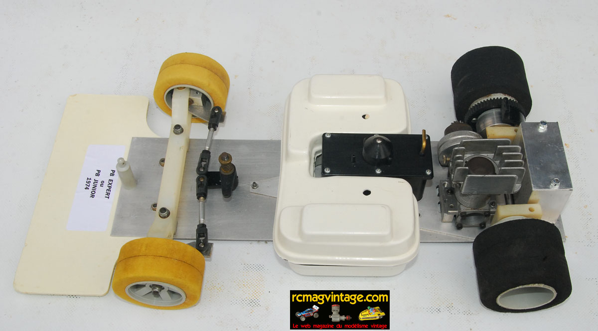 Vieilles Caisses 2008 - exposition piste thermique PB