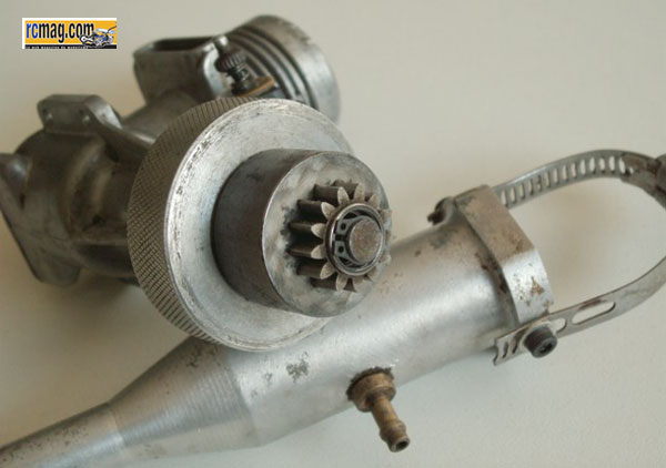 L'Associated RC100 de Rocketeer