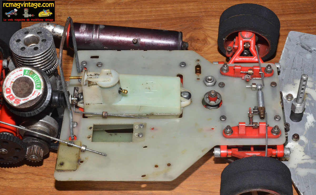 Page pistes PB Racing à suspensions du musée virtuel de rcmagvintage.com