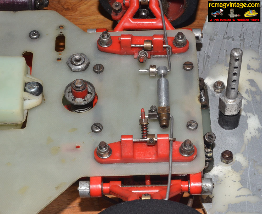 Page pistes PB Racing à suspensions du musée virtuel de rcmagvintage.com