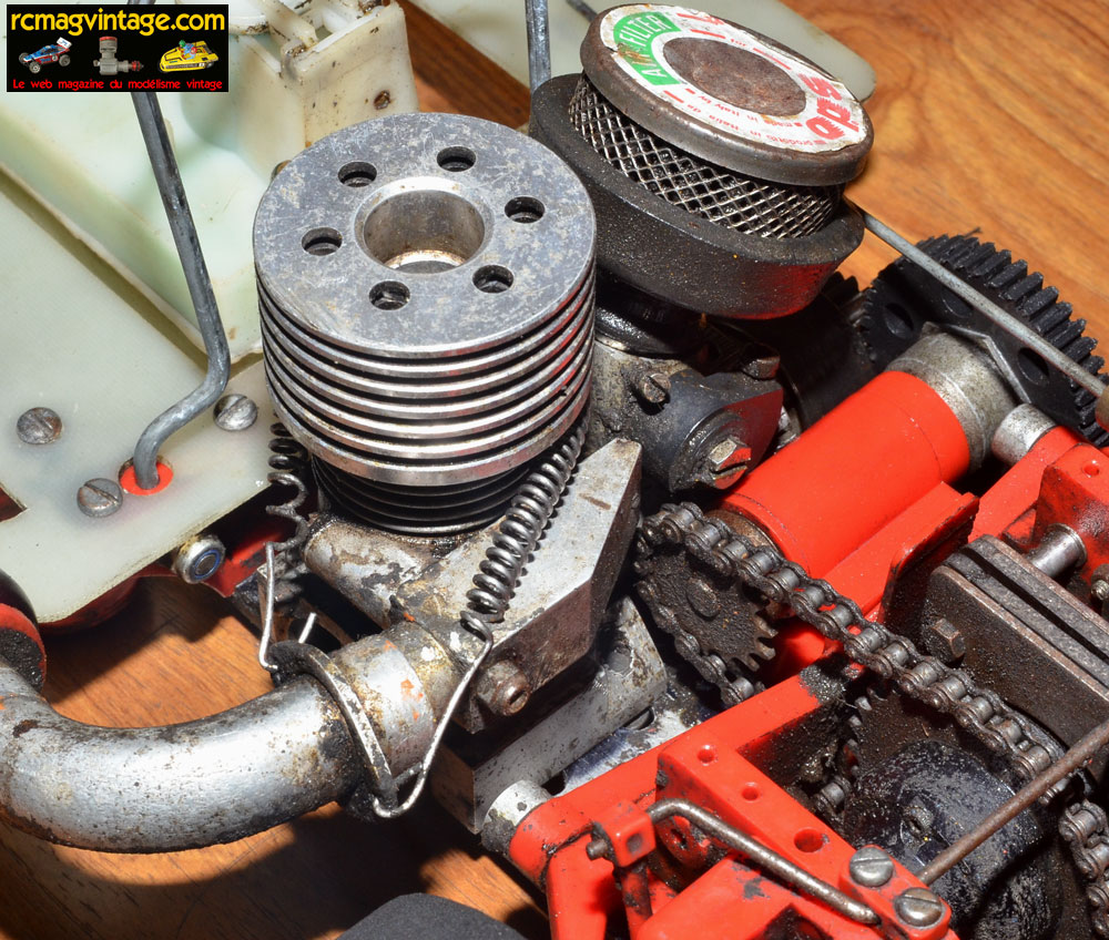 Page pistes PB Racing à suspensions du musée virtuel de rcmagvintage.com